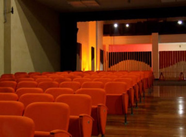 CAMBIANO - Musica e prosa al teatro comunale - Il Mercoledì
